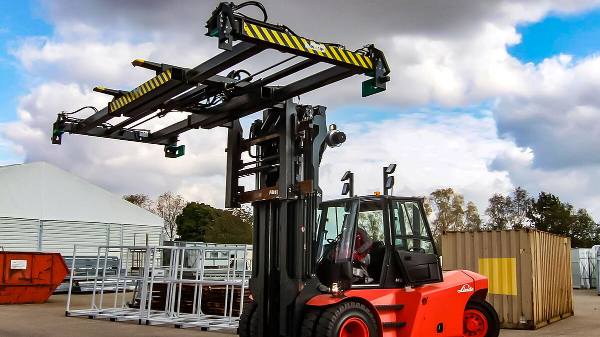 Container Spreader - Proven worldwide: on ships, port terminals or ...