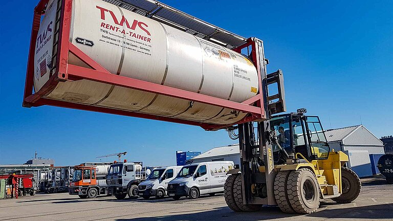 Forklift spreader for container handling | KAUP