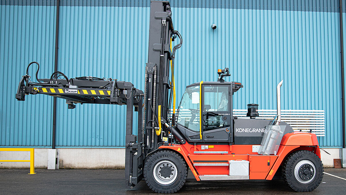 Container Spreader - Proven worldwide: on ships, port terminals or ...