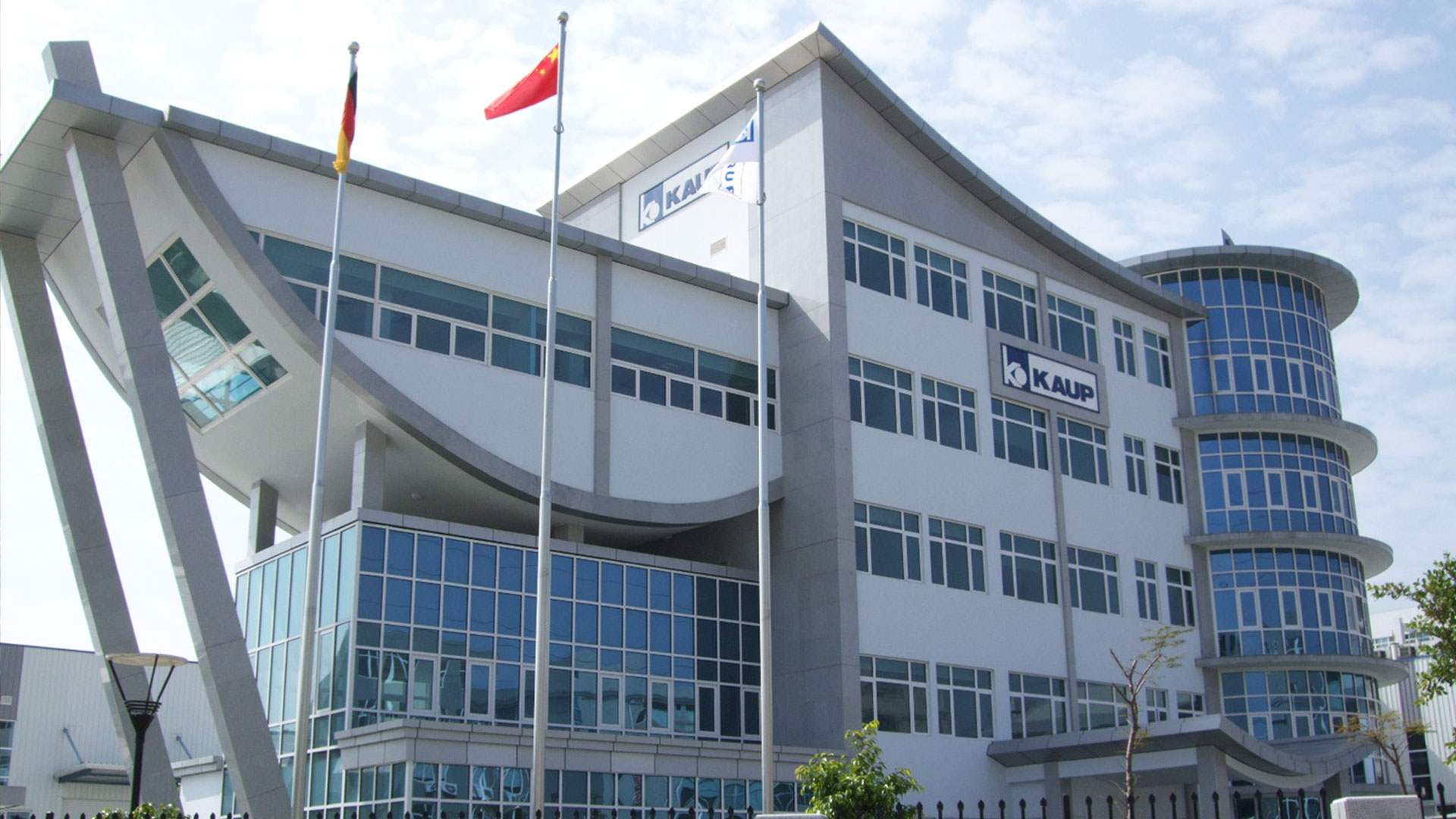 Helping hands for your forklift truck | The innovative family-driven ...